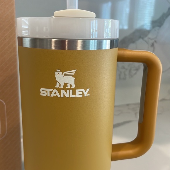 Stanley | Dining | Stanley Yarrow New 4 Oz Quencher H20 Flowstate Nwt ...